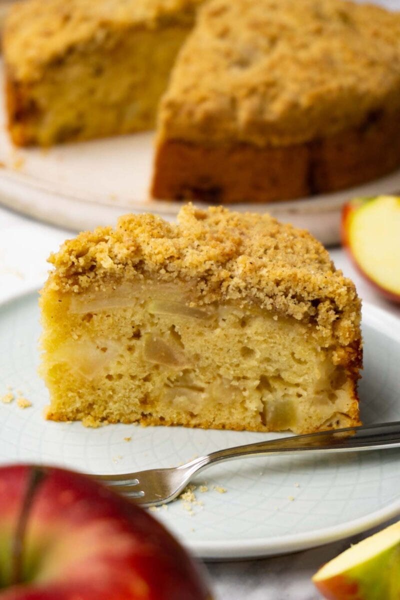Apple crumb cake - Sugar Pursuit