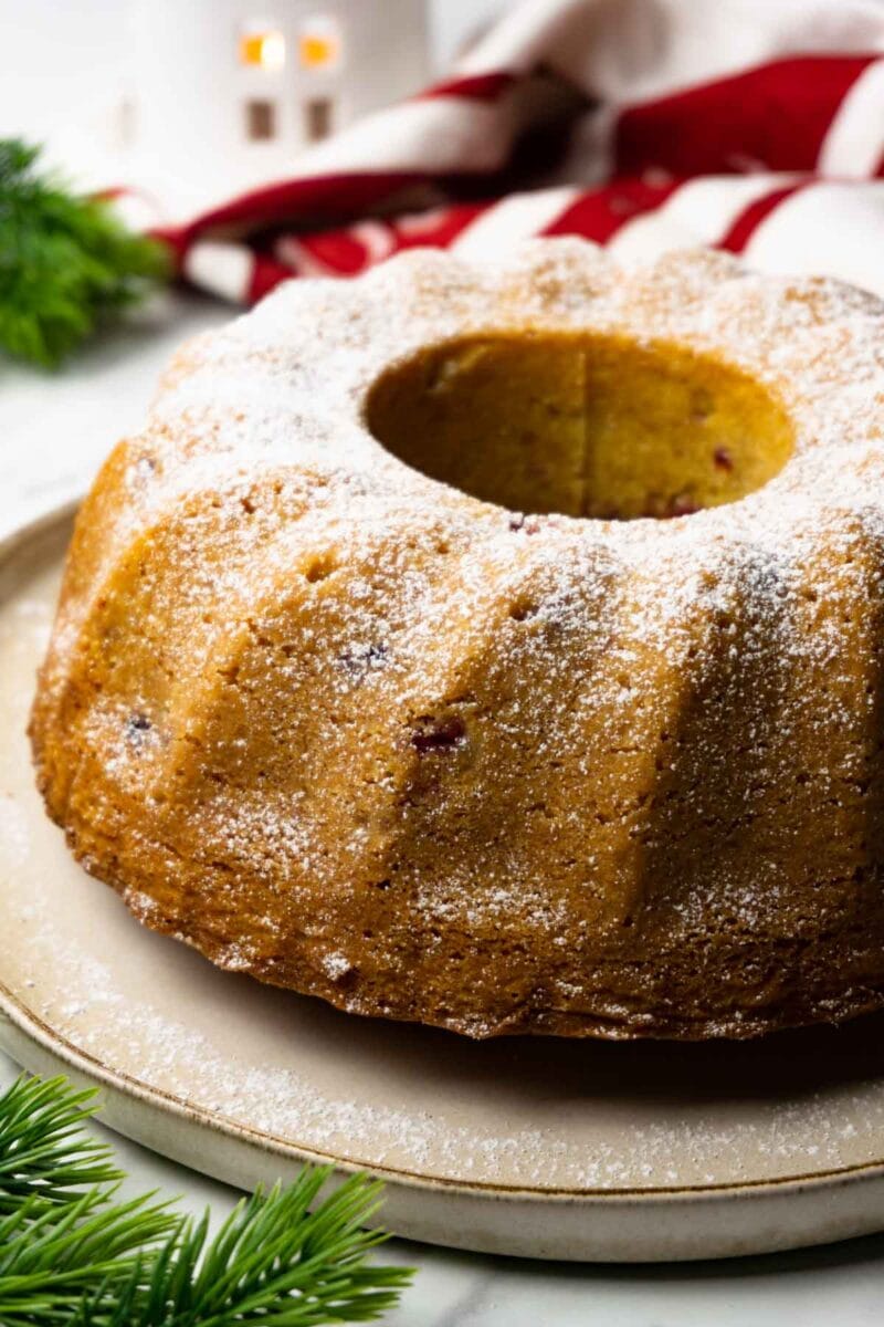 Christmas bundt cake - Sugar Pursuit