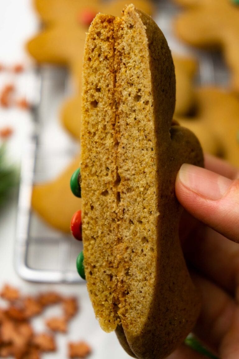 Gingerbread cookies - Sugar Pursuit
